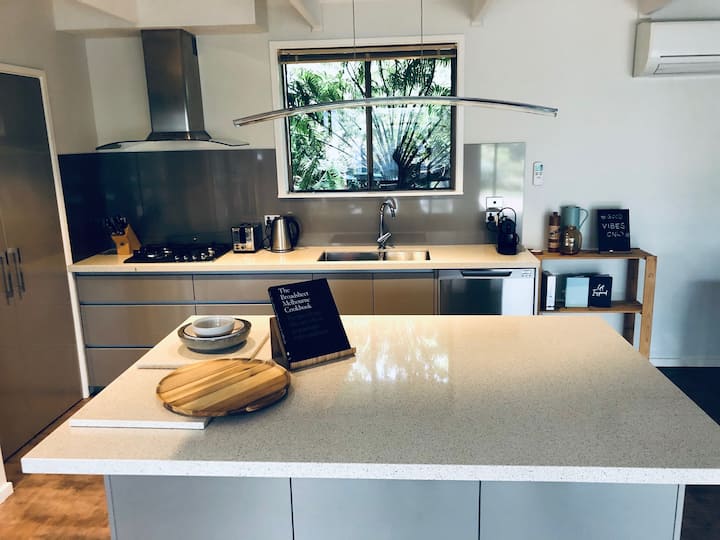 Close To Shops And Beach Perfect For Two Families - Inverloch