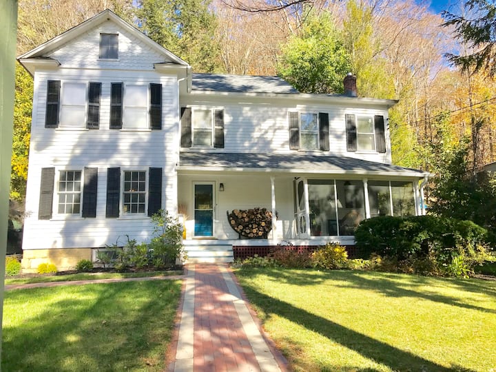 Rockwellian Retreat, Ideal Location - Lee, MA