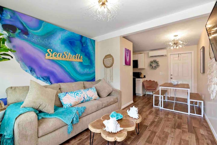 Sleep 9+ , With Private Entrance Units - Indian Shores, FL