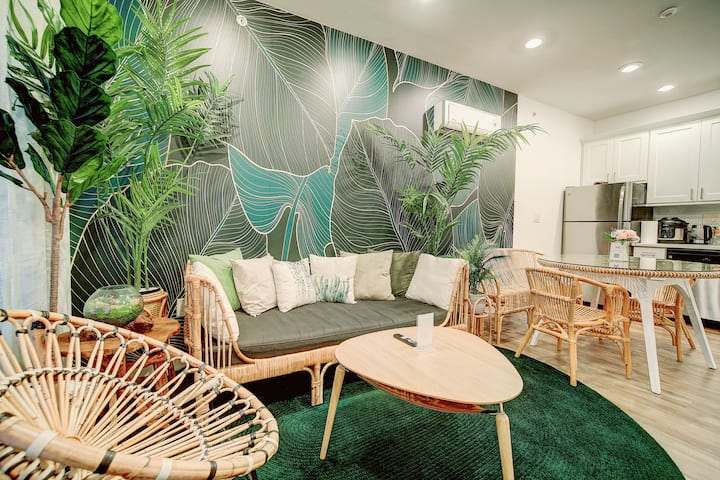 The Urban Garden • Luxury 3br Oasis Near Fishtown - Philadelphia, PA