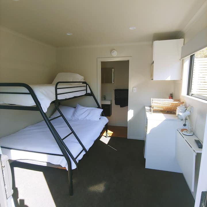 Own Space And Separate Access - Air Conditioned - New Plymouth