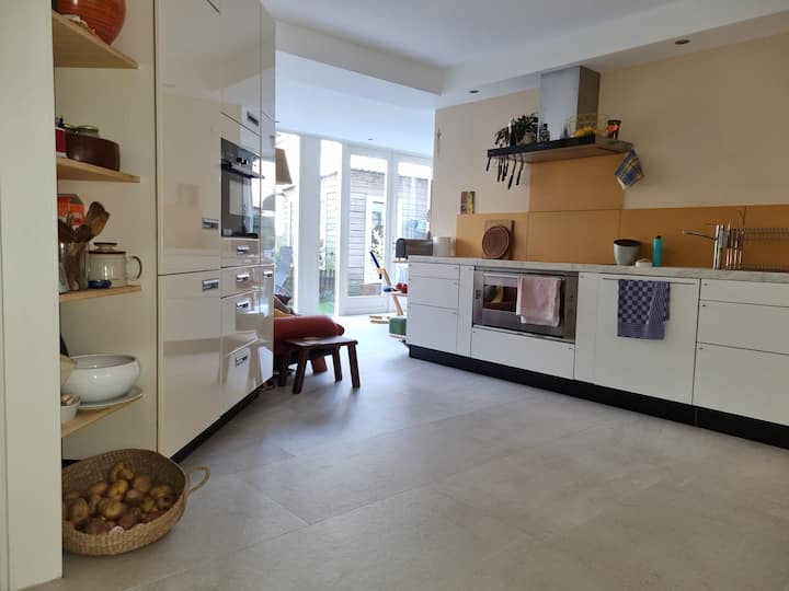 Quiet Central Family Apartment With Garden - Amsterdam