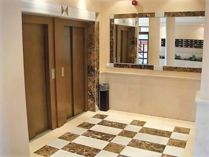 Apartamento En Complejo Residencial Con Piscina - Coslada