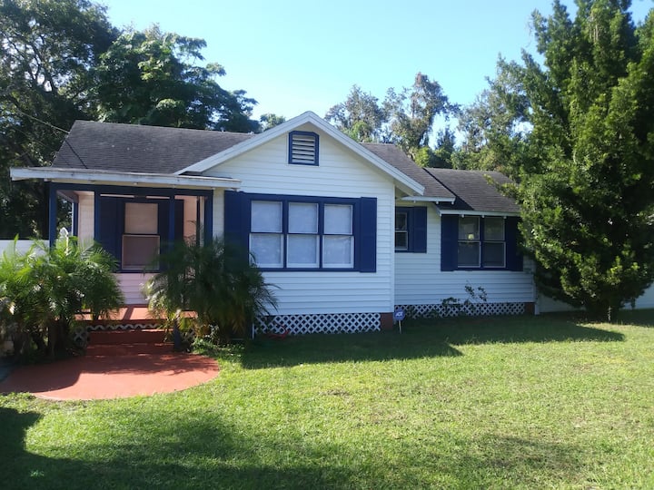 Bungalow Haven - Winter Haven, FL