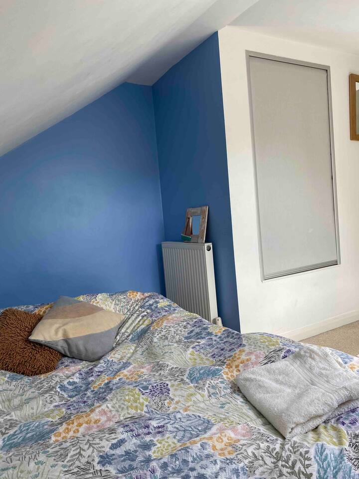 Attic Room In Central Leigh Near Seaside & Airport - Southend-on-Sea