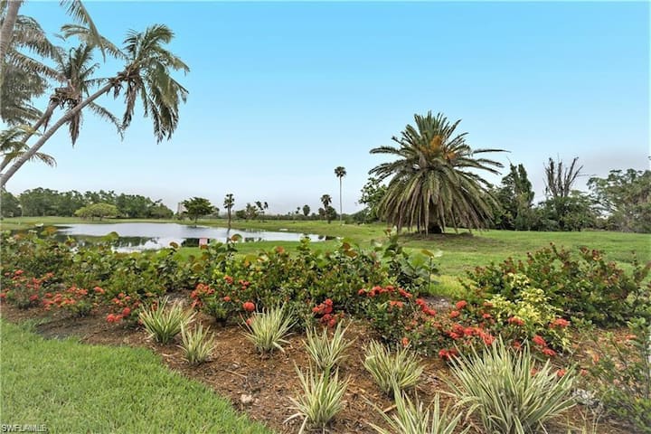 Beautiful Condo Just Steps From The Gulf Of Mexico - Fort Myers Beach, FL
