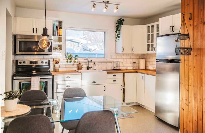 Cute 3 Bedroom - Located Right Downtown! - Yellowknife