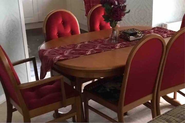 Dog Friendly Family Home With A Warm Welcome - Gourock