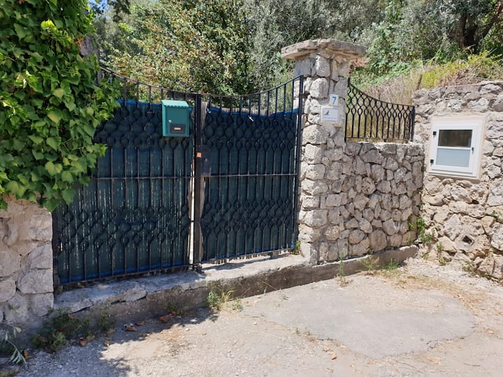 Villetta Con Ampio Giardino. Intera Casa - Anacapri