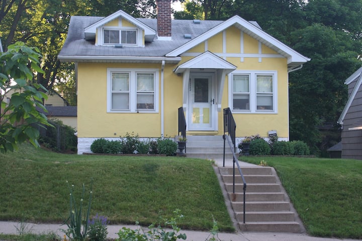 Little Yellow House Guest Suite - Minneapolis, MN