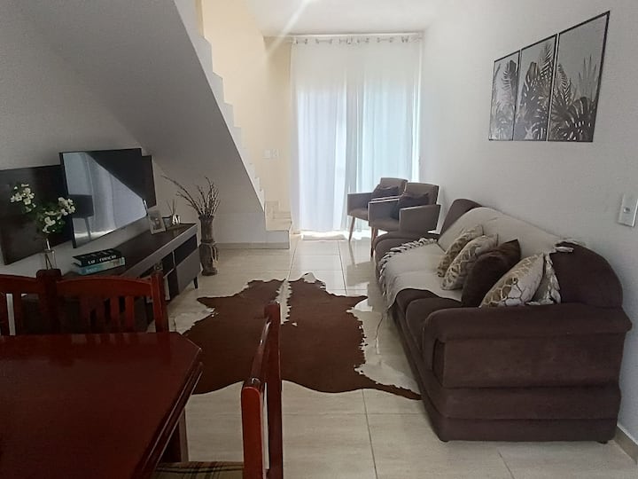 Casa Em Guaratuba.2 Quadras Da Praia. - Guaratuba