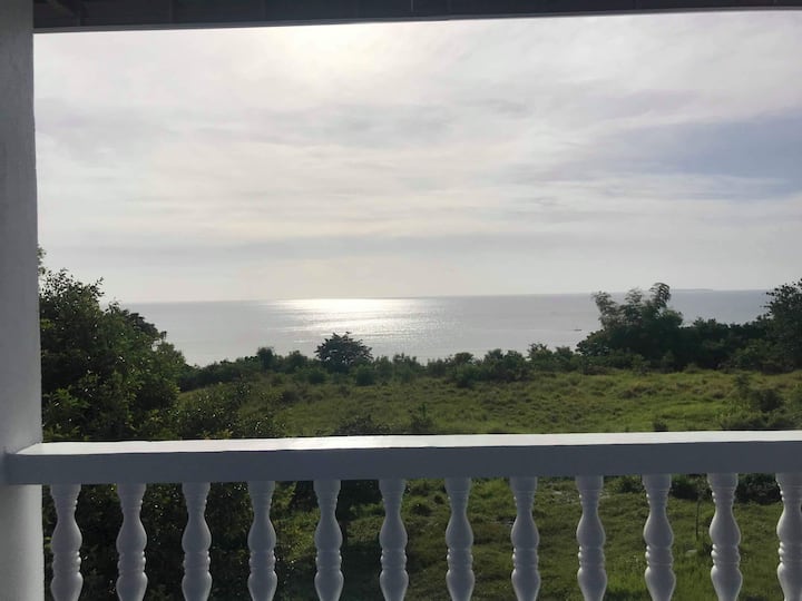 Apt #5, With Seaview,
12 Beds · 3 Bedrooms , 100m² - 