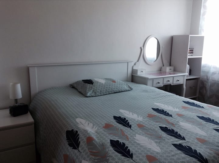 Belle Chambre Privée Fonctionnelle - Saran