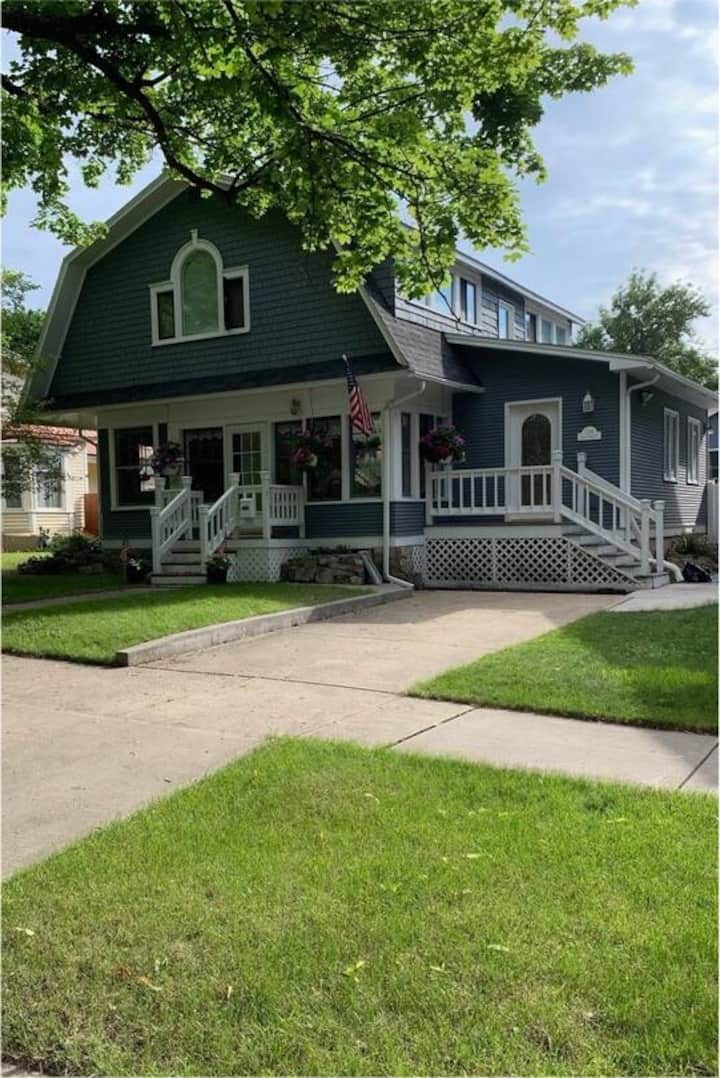 Historical “Love” House In Downtown Kalispell Mt - Kalispell, MT