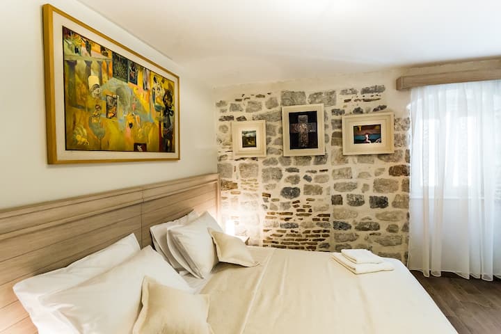 Art Apartman Karampana 2 In Old Town - Kotor