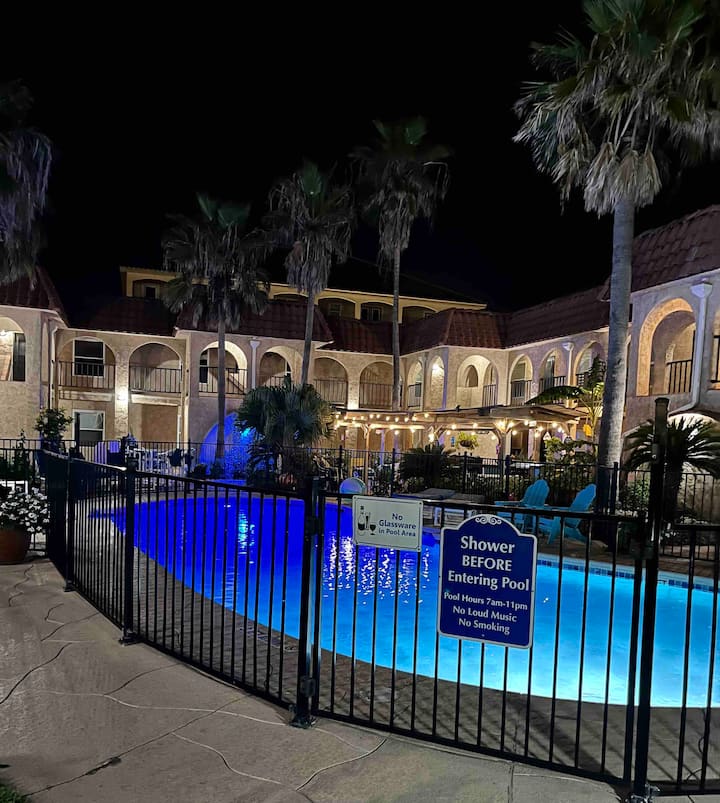 3 Minute Walk To Beach! North Padre Island. - Corpus Christi, TX