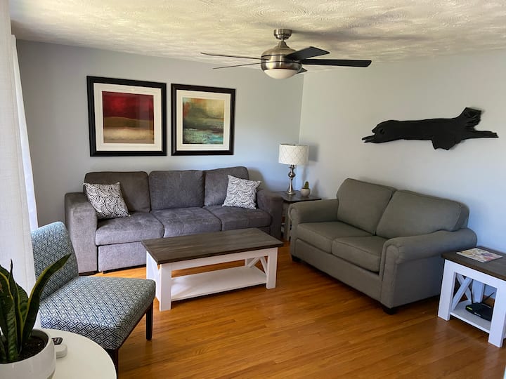 Cozy Cottage, Close To Everything! - Goderich