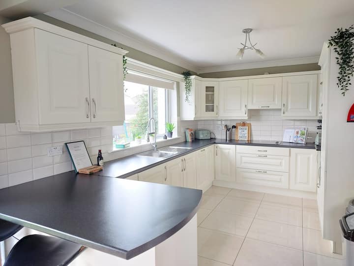 Stylish Tralee Home With Scenic Mountain Views - Tralee