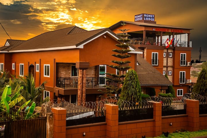 Homey Lodge - Your 2nd Home -  Double Rooms 13-16 - Kumasi