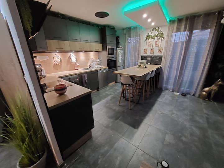 Superbe Appartement En Résidence Et Parking Privé - Vitrolles