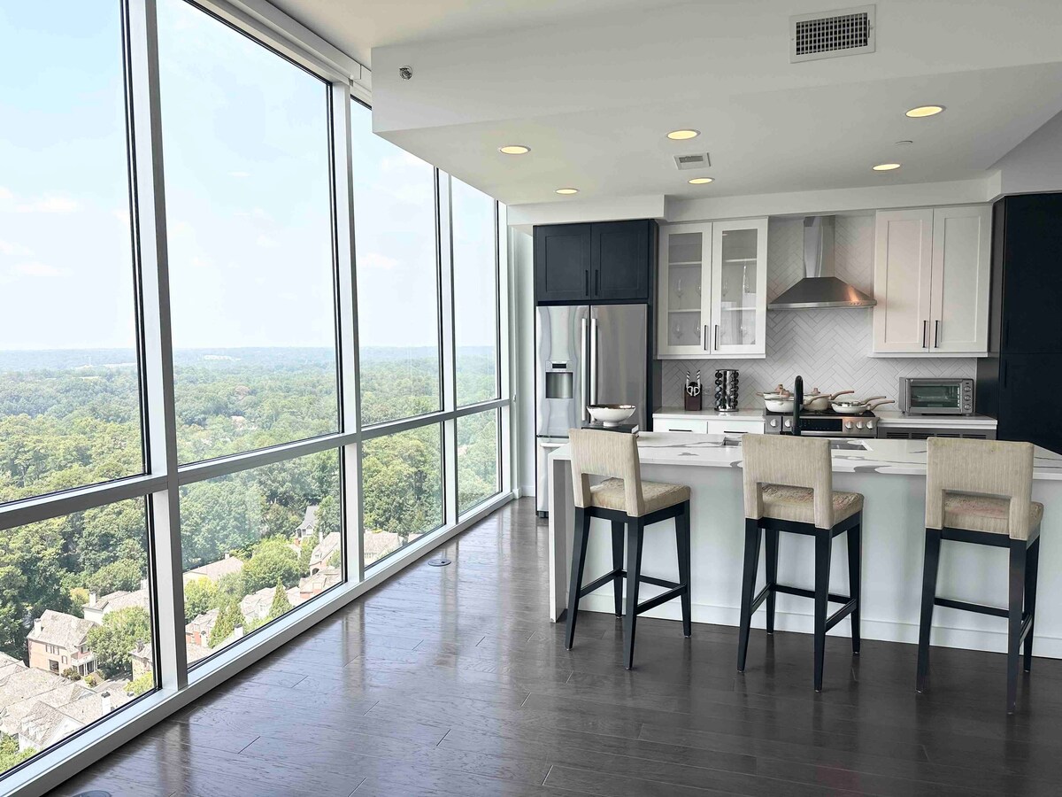 VogueNest: Luxury 2 BR High Rise Condo in Buckhead - Apartments for ...