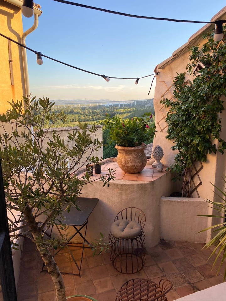Maison De Charme En Provence Avec Vue Imprenable - Gare TGV - Avignon