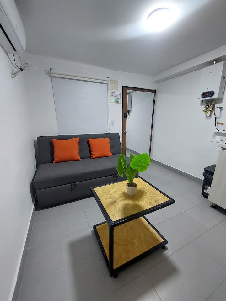 Aparta Estudio En Medellín, Sector Salvador Apto D - Medellín, Colombia