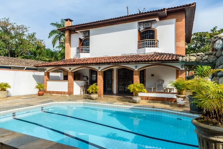 Casa Espaçosa Em Juquehy - 6 Suítes E Piscina - São Sebastião