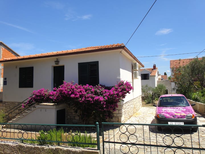Bugenvilla Dtosi For 3-7 Guests - Sutivan