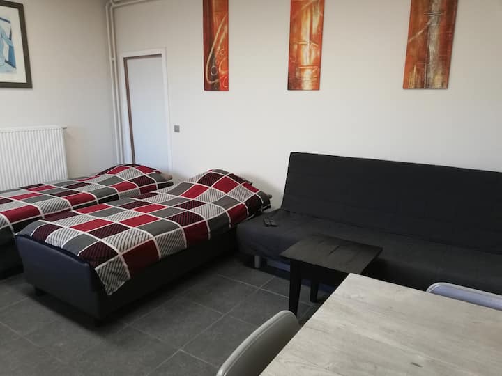 Skyfall Wifi, Kitchen, Batroom, Sat Tv - Lommel
