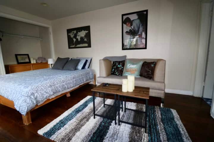 Cincinnati Themed, Historic Big Sky Apartments! - Cincinnati, OH