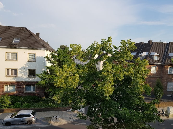 Grosszügige Wohnung Mit Drei Schlafzimmer! - Neuss