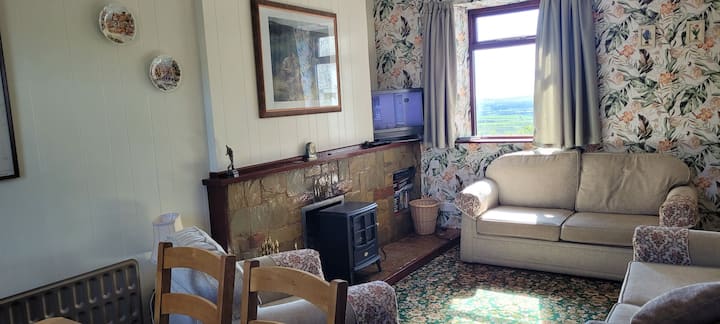 Welsh Cottage With Spectacular Views, Suits Family - Pwllheli