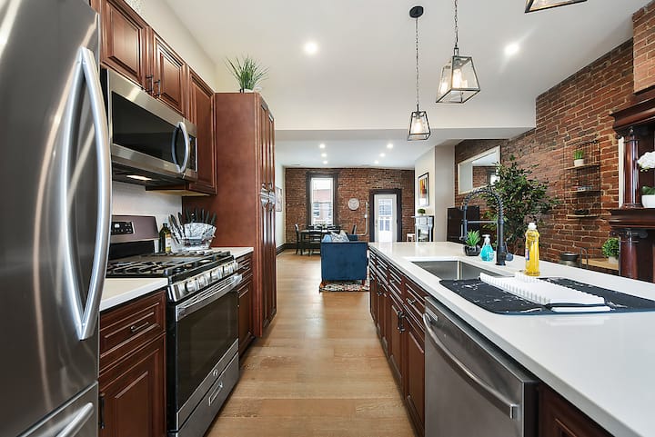 Private - Parking - King Bed - Bbq- Deck- 5 Min Dt - Pittsburgh