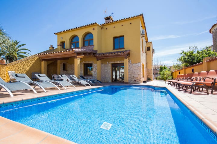 Villa 15 Personnes, Piscine, Amarre - Empuriabrava