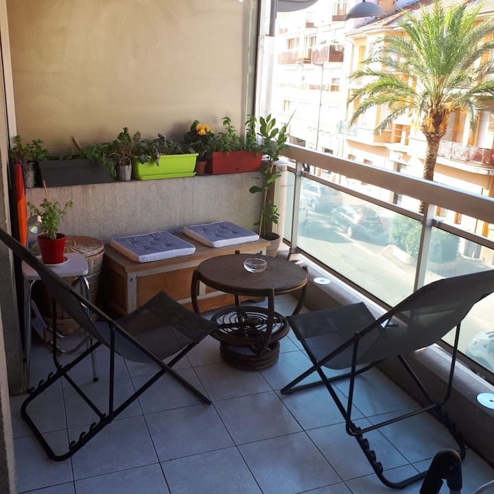 Joli Appartement , Récent Et à Proximité De La Mer - Fréjus