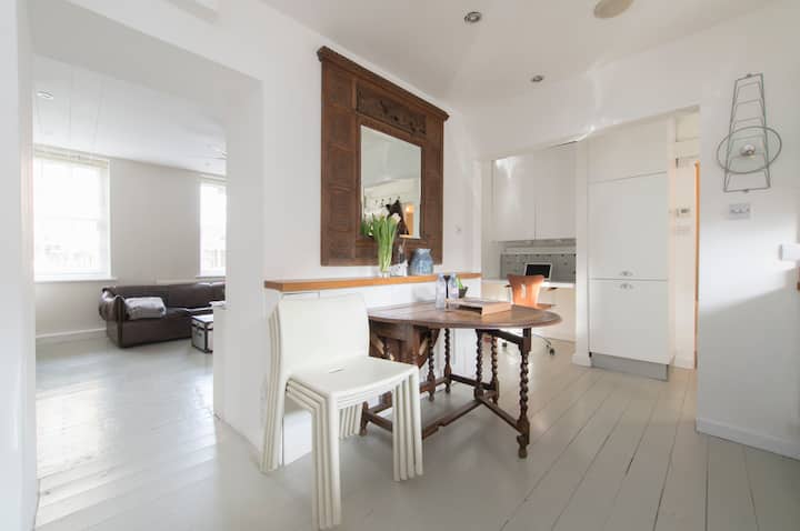 Central London Safe, 2 Bed With Own Entrance - London