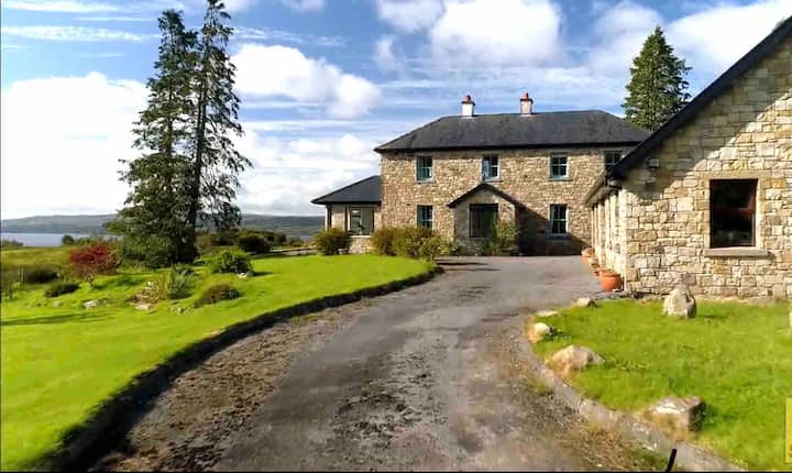 Entire 5 Bedroom Home With Log Fires & Lake Views - Irlande