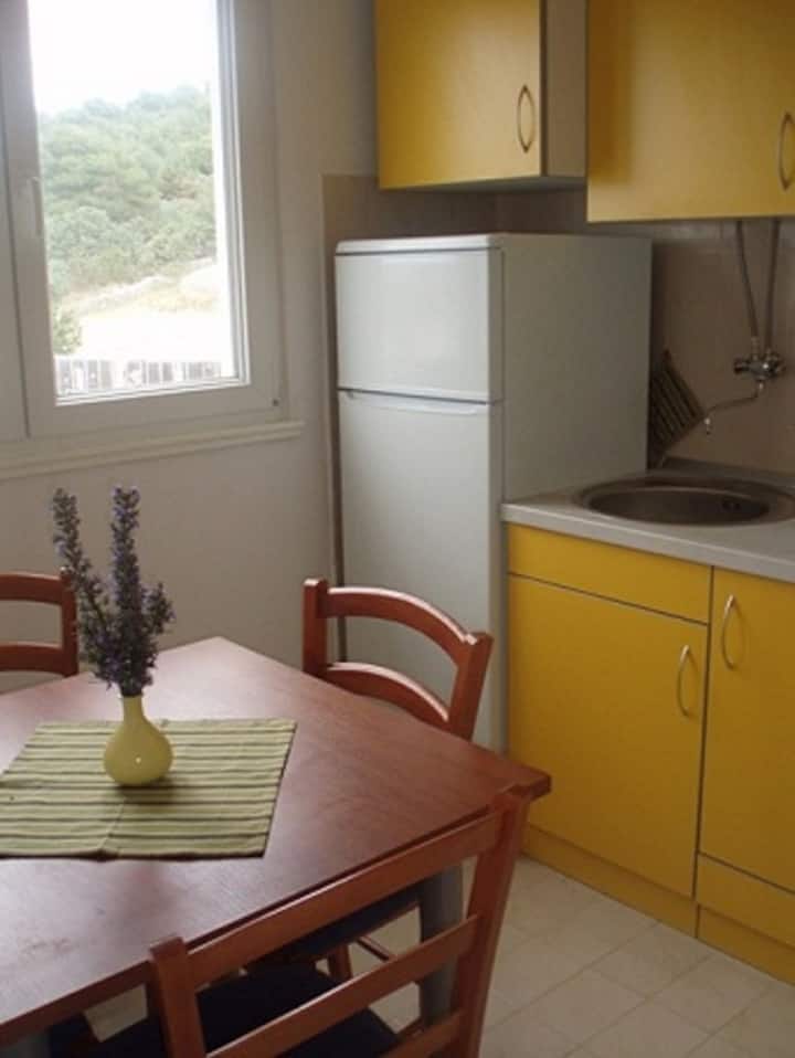 Yellow Apartment Duga In Okrug Gornji - Trogir