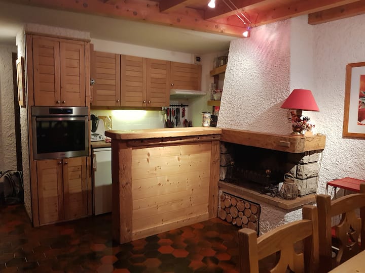 Appart Chaleureux, 8 Pers, 50m Ski Bus & Commerces - Le Grand-Bornand