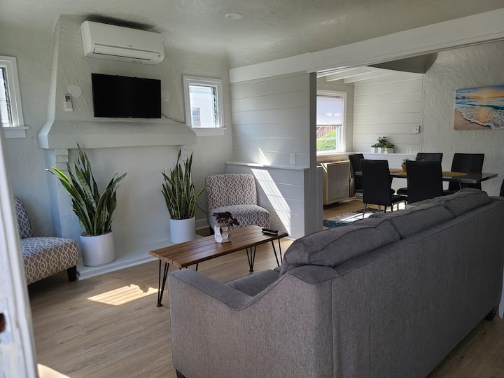 2br Walk To The Tastiest Block In San Diego!! - San Diego