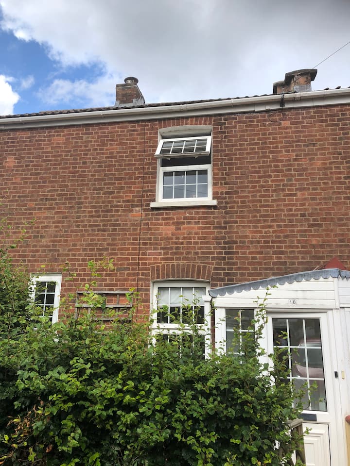 2 Bed House Near University - Crediton