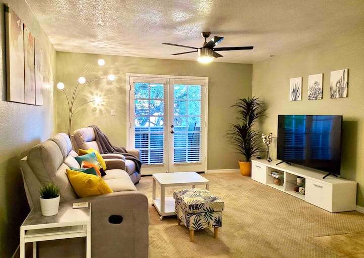Prime Location! Renovated W/pool/spa/gym, King Bed - Scottsdale, AZ