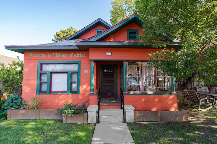 Fun Family & Pet Friendly Home 1 Mile To Beach - Long Beach, CA