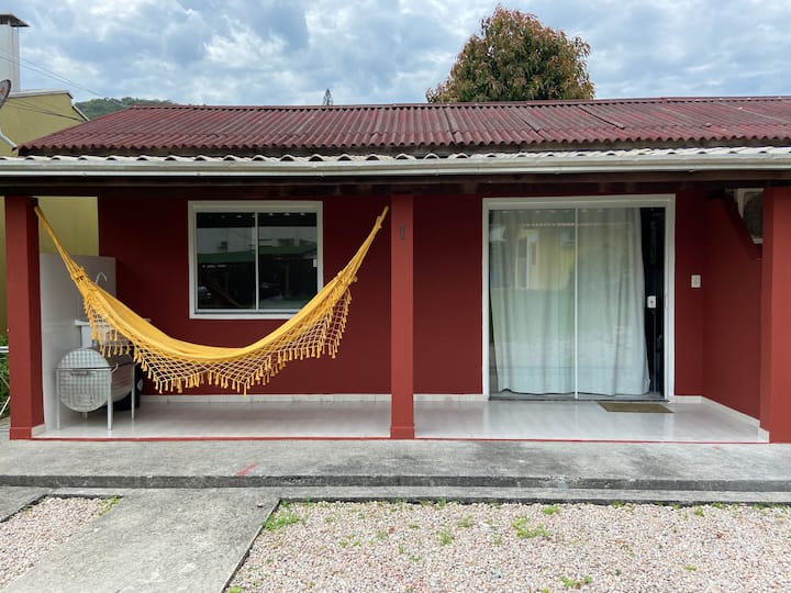 Casa P/ 2 Pessoas 80m Da Praia De Bombinhas - Bombinhas