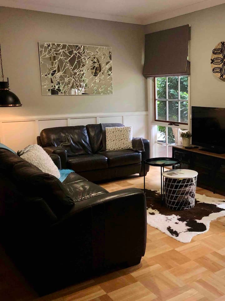 Sutton Lodge - Central Yet Private And Tranquil - Tamborine Mountain