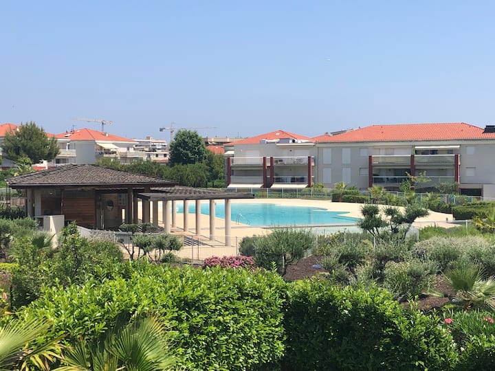 Juan Les Pins Mer Piscine Commerces à Proximité S - Antibes