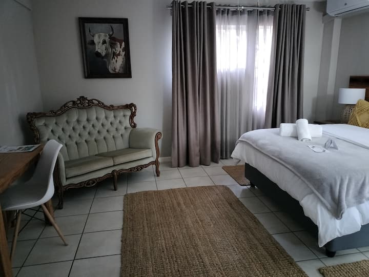St George's Guest House Tzaneen  Queen Room - Tzaneen