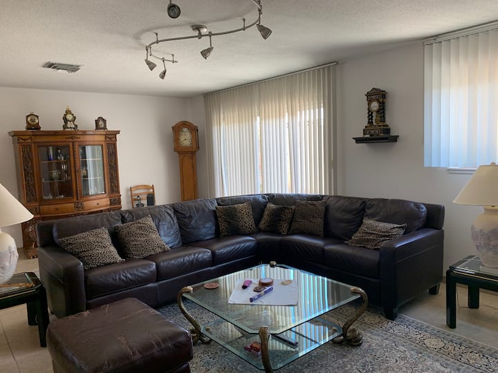Bright, Clean House In Henderson For Yourself - Henderson