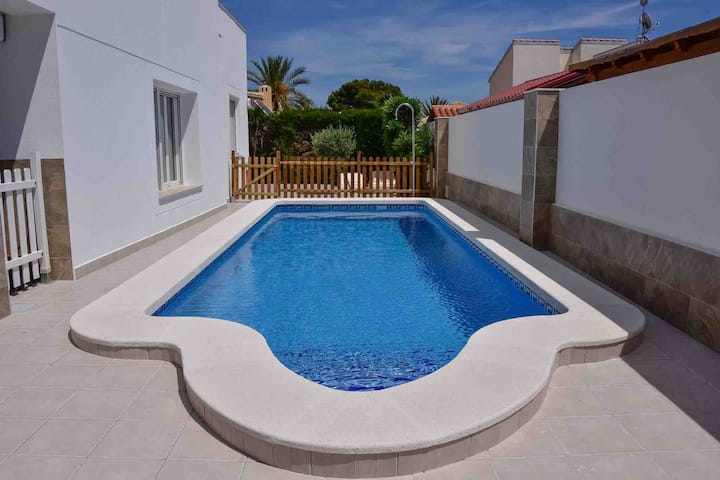 Spacious 220m² Villa At Cabo Roig Beach - Torrevieja